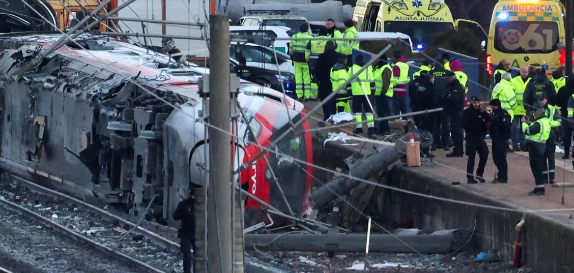 Accidente de tren de alta velocidad en España suma ya 39 muertos y 43 ...
