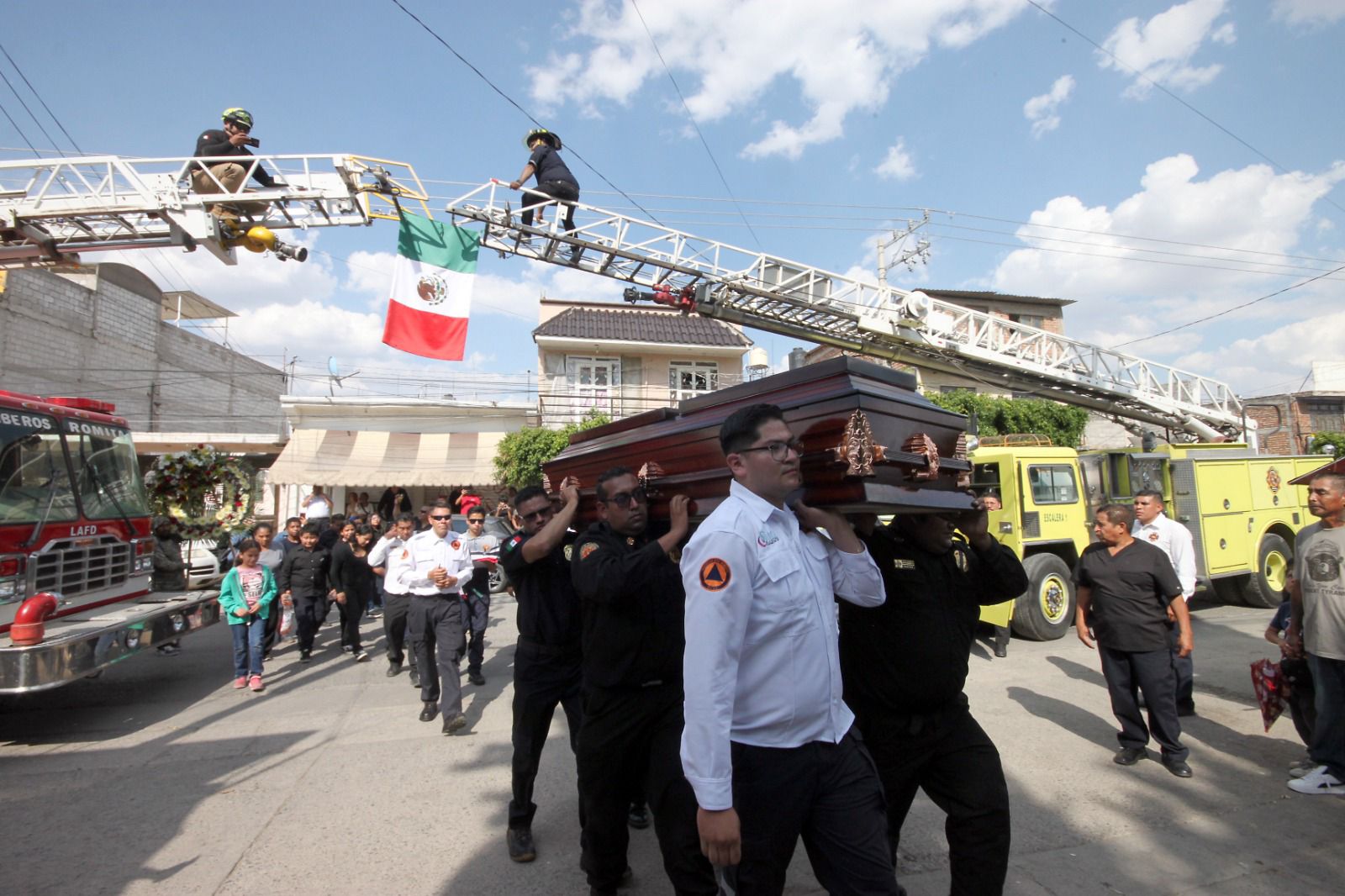 Dan último adiós a bombero Mario Cardoso Abundes; reconocen su legado ...