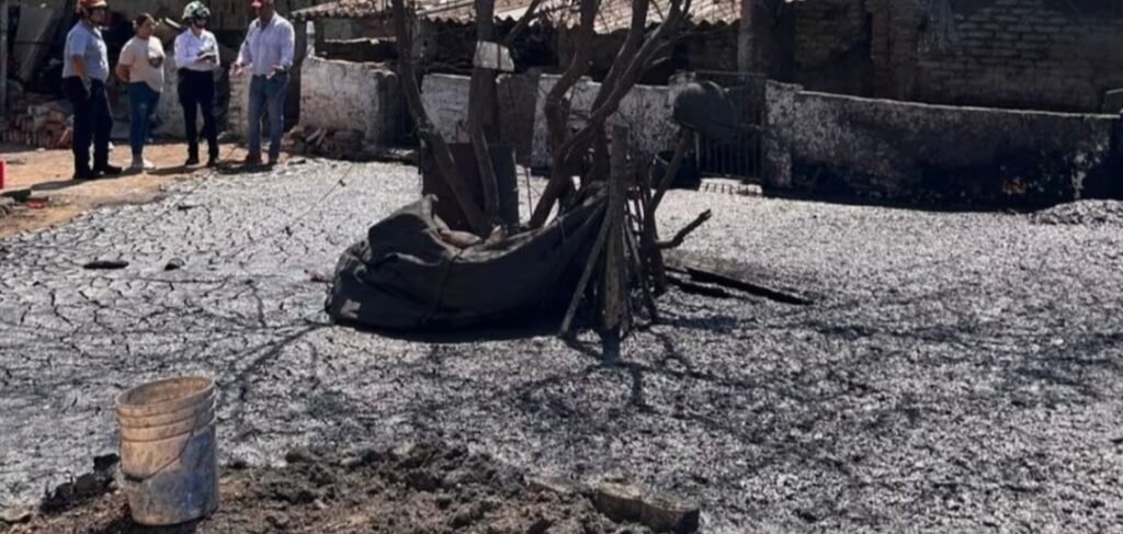 Brota nuevo géiser dentro de una vivienda en Michoacán - El otro enfoque